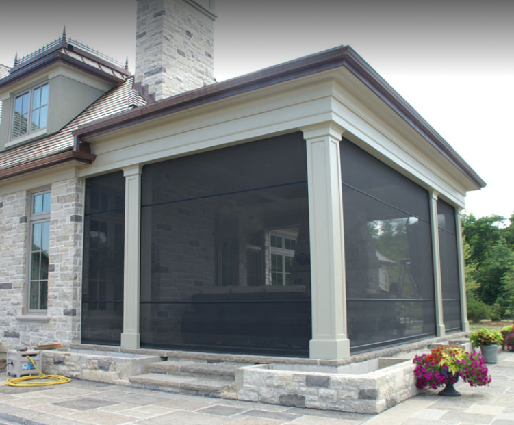 Pros and Cons of Fixed Screens vs. Motorized Retractable Screens